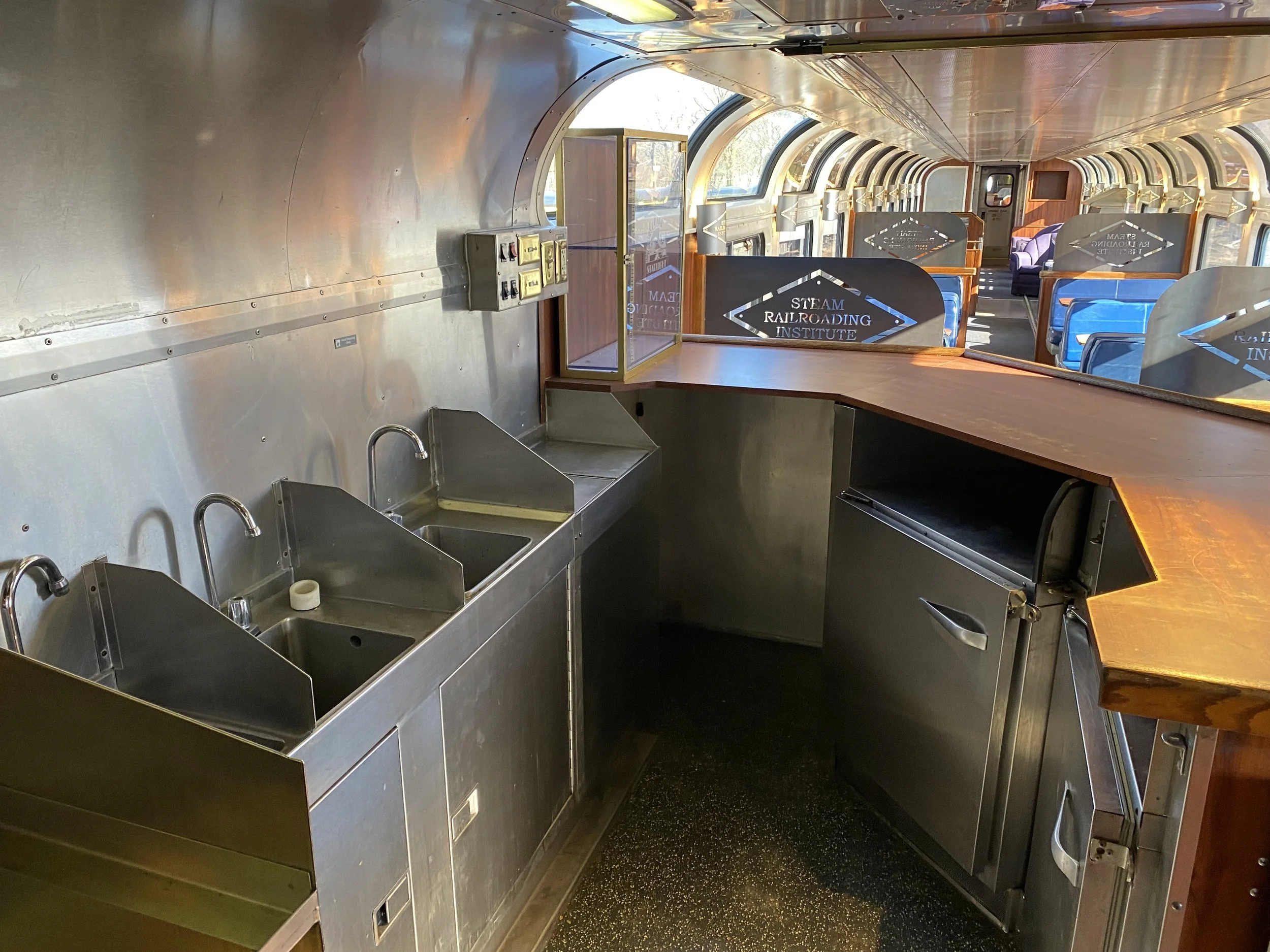 Hi-Level Lounges/Coach — Railroad Museum of New England