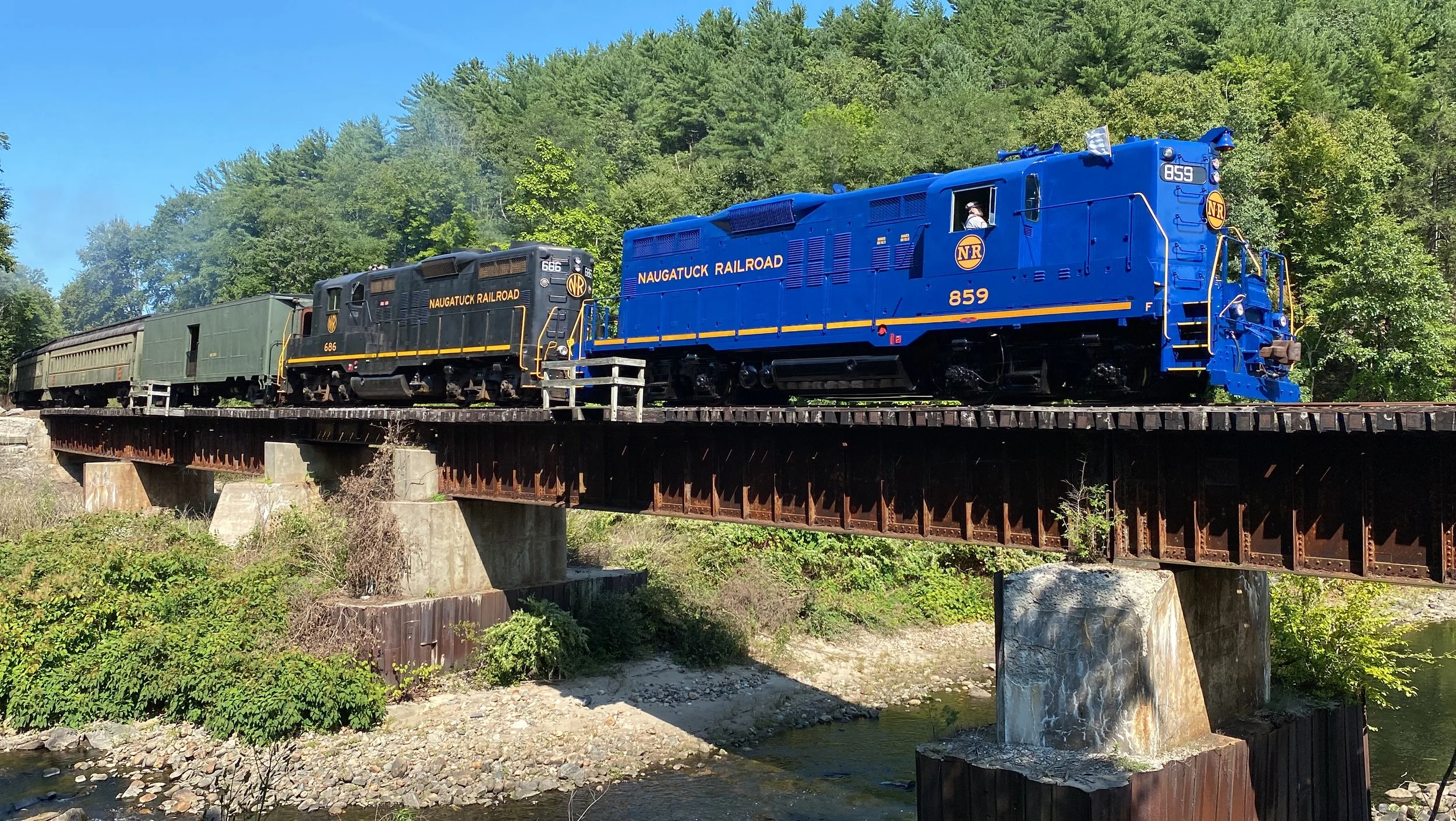 Naugatuck River Scenic Train — Railroad Museum of New England