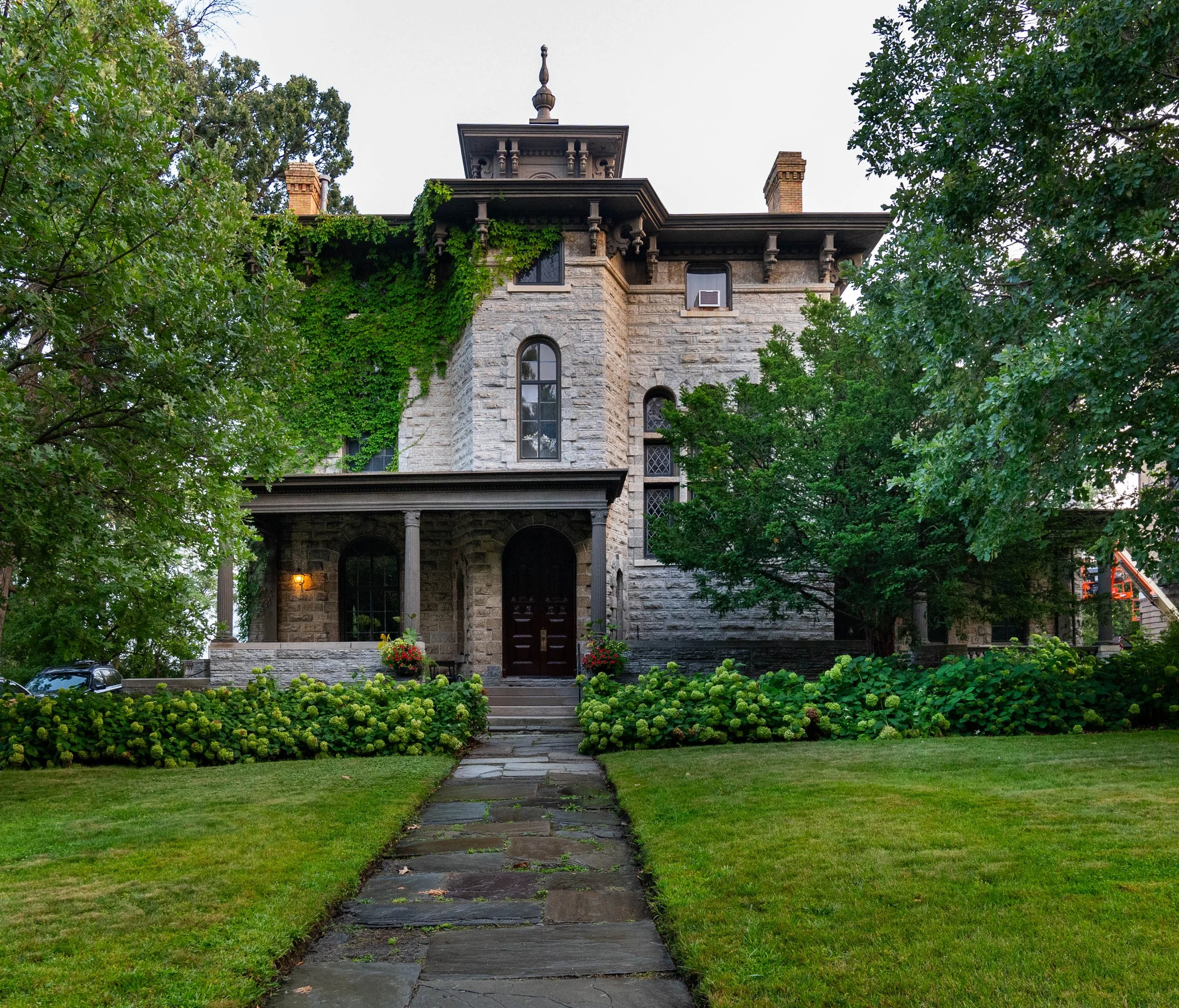 House Preview — Summit Hill House Tours