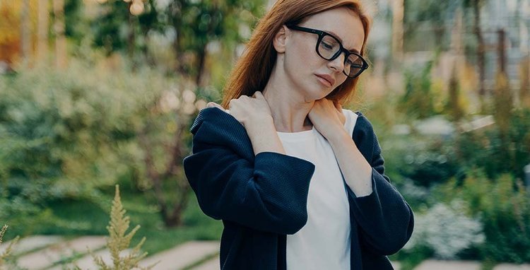 Unlock Shoulder Pain Relief with Chinese Medicine | WEW