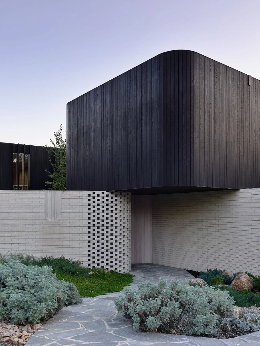 Exterior Design | 9 Home Facade Design Ideas To Copy — Zephyr + Stone