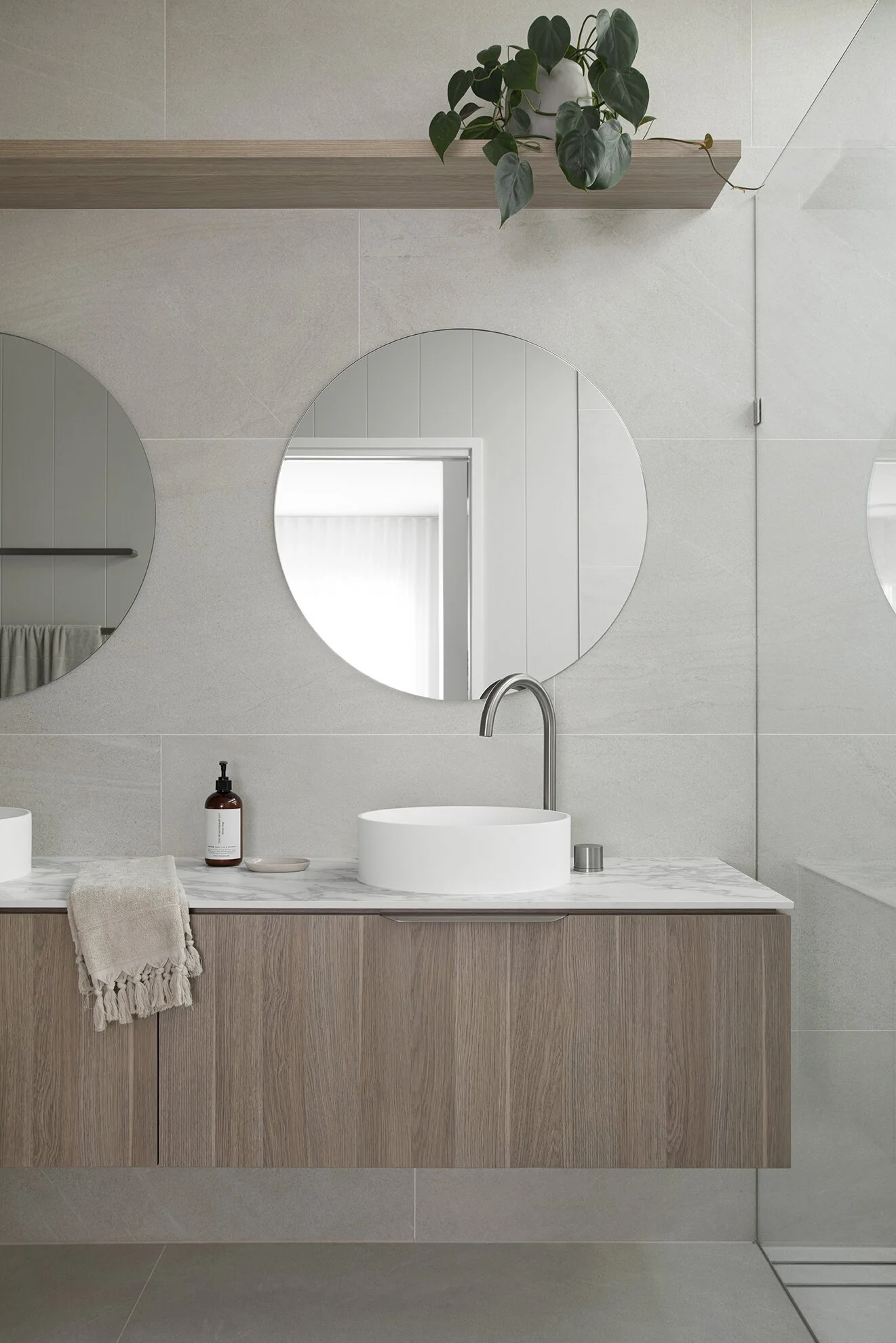 Hamptons Bathroom Ensuite | Downloadable Bathroom Layouts with ...