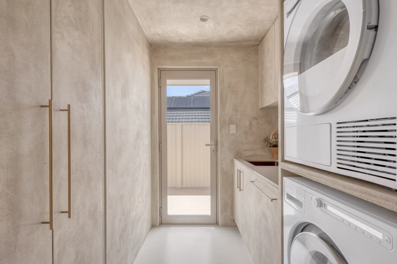 Venetian Plaster VS Microcement | What To Use Where | Top Tips — Zephyr ...