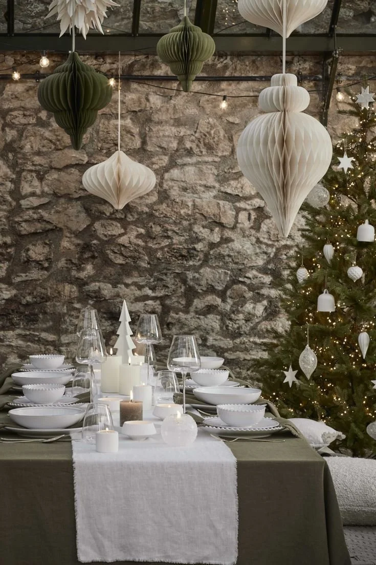Christmas Table Set Up Ideas: Create a Stylish Designer Table — Zephyr ...
