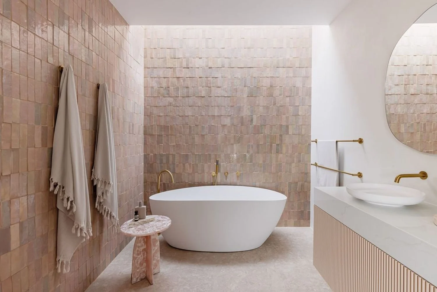 7 Perfect Bathtub Design Ideas To Copy | Bathroom Design — Zephyr + Stone