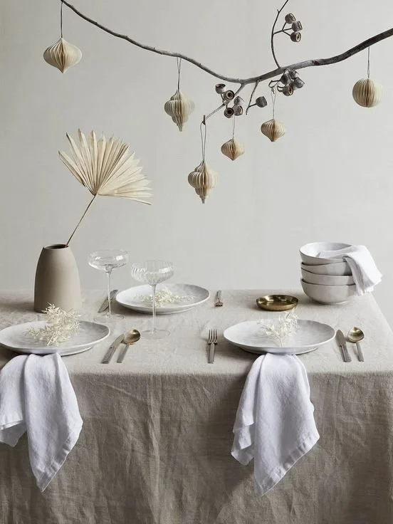 Christmas Table Set Up Ideas: Create a Stylish Designer Table — Zephyr ...