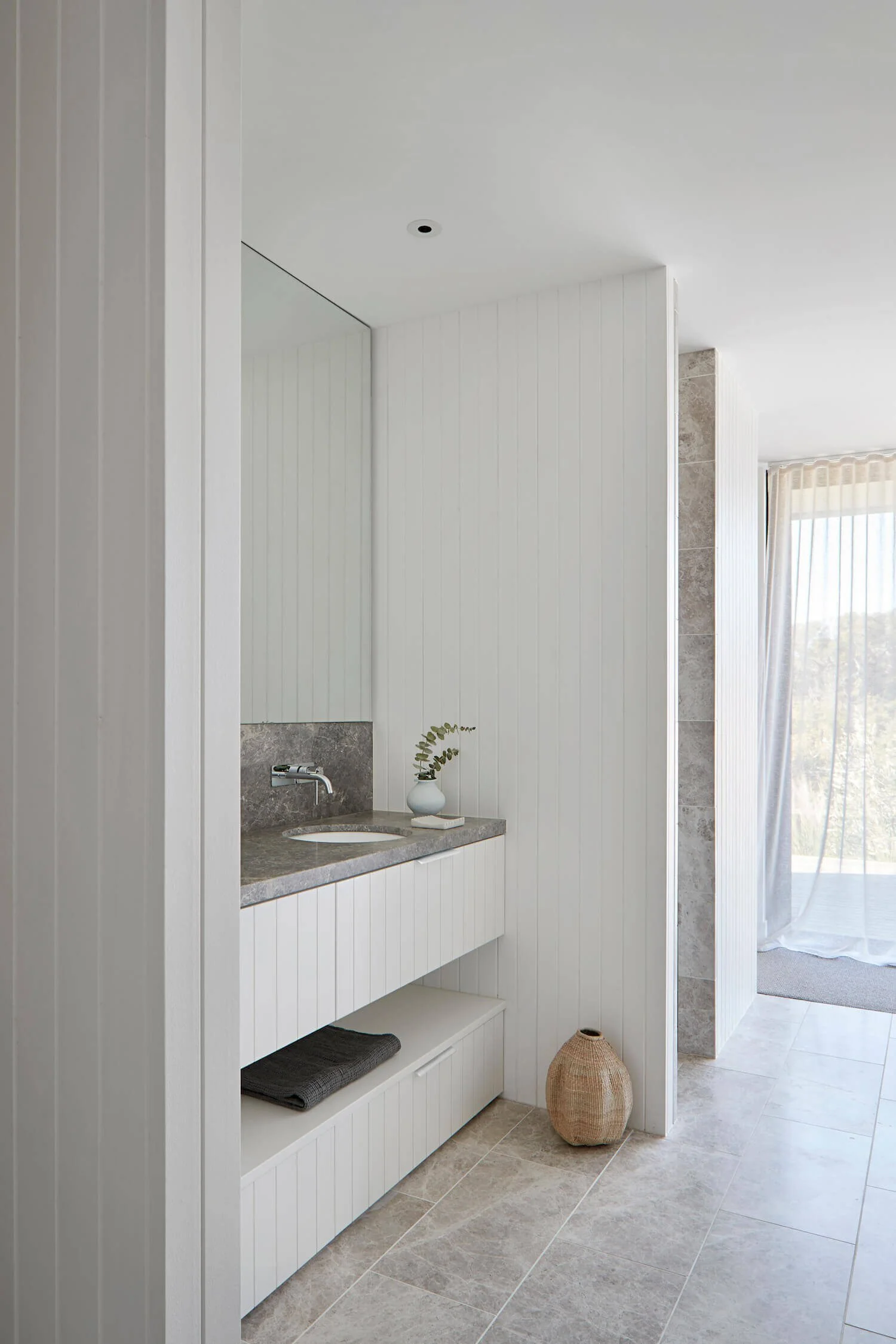 7 VJ Panelling Ideas To Copy Right Now | VJ Panelling Designs For Walls ...