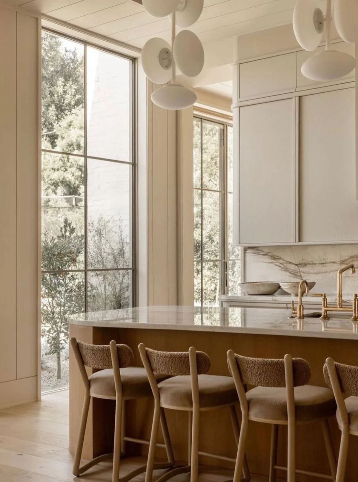 The 7 Defining Features Of A Perfectly Hamptons Kitchen — Zephyr + Stone