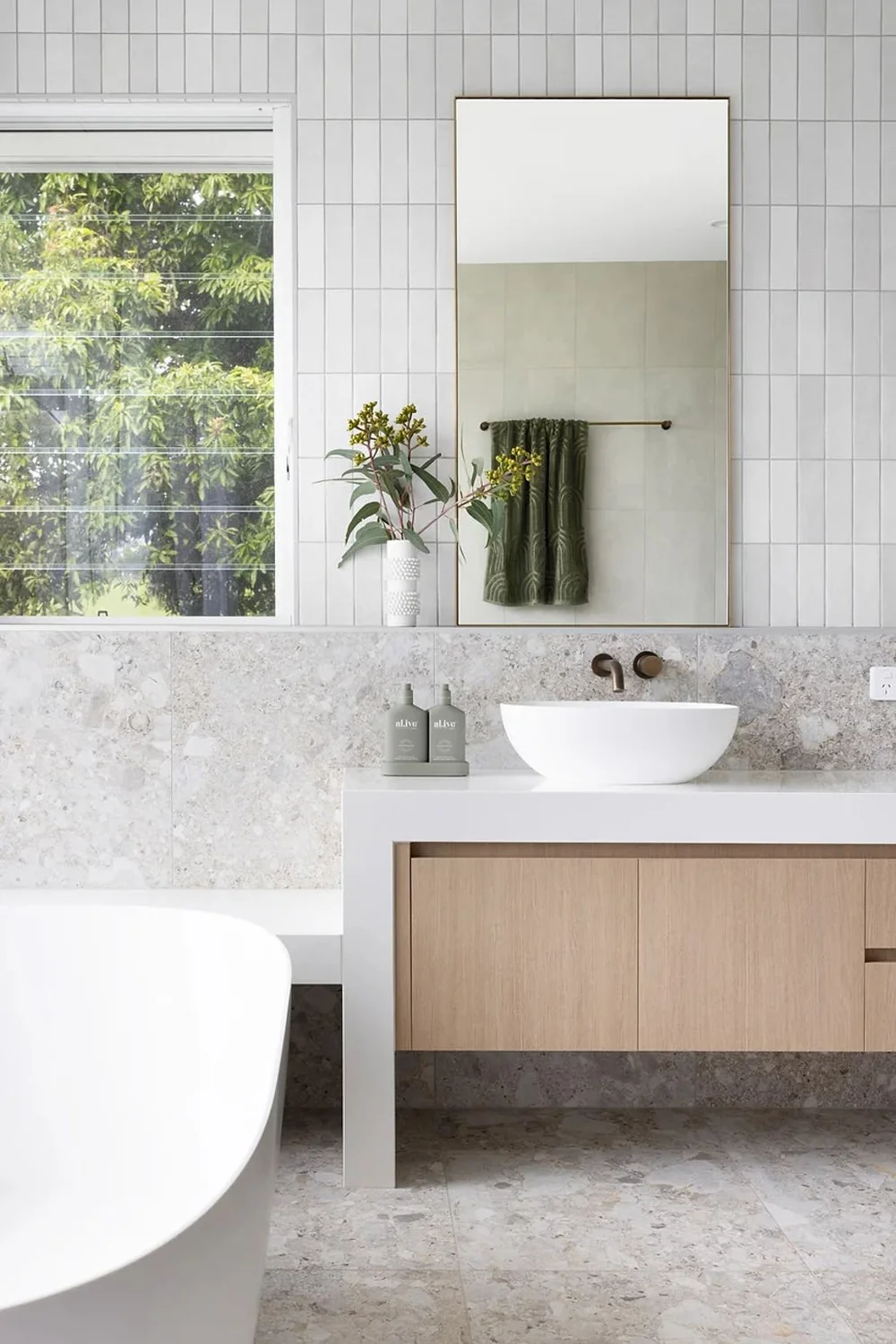 Bathroom Floor Plan: Guide To Planning A Functional Bathroom Layout ...