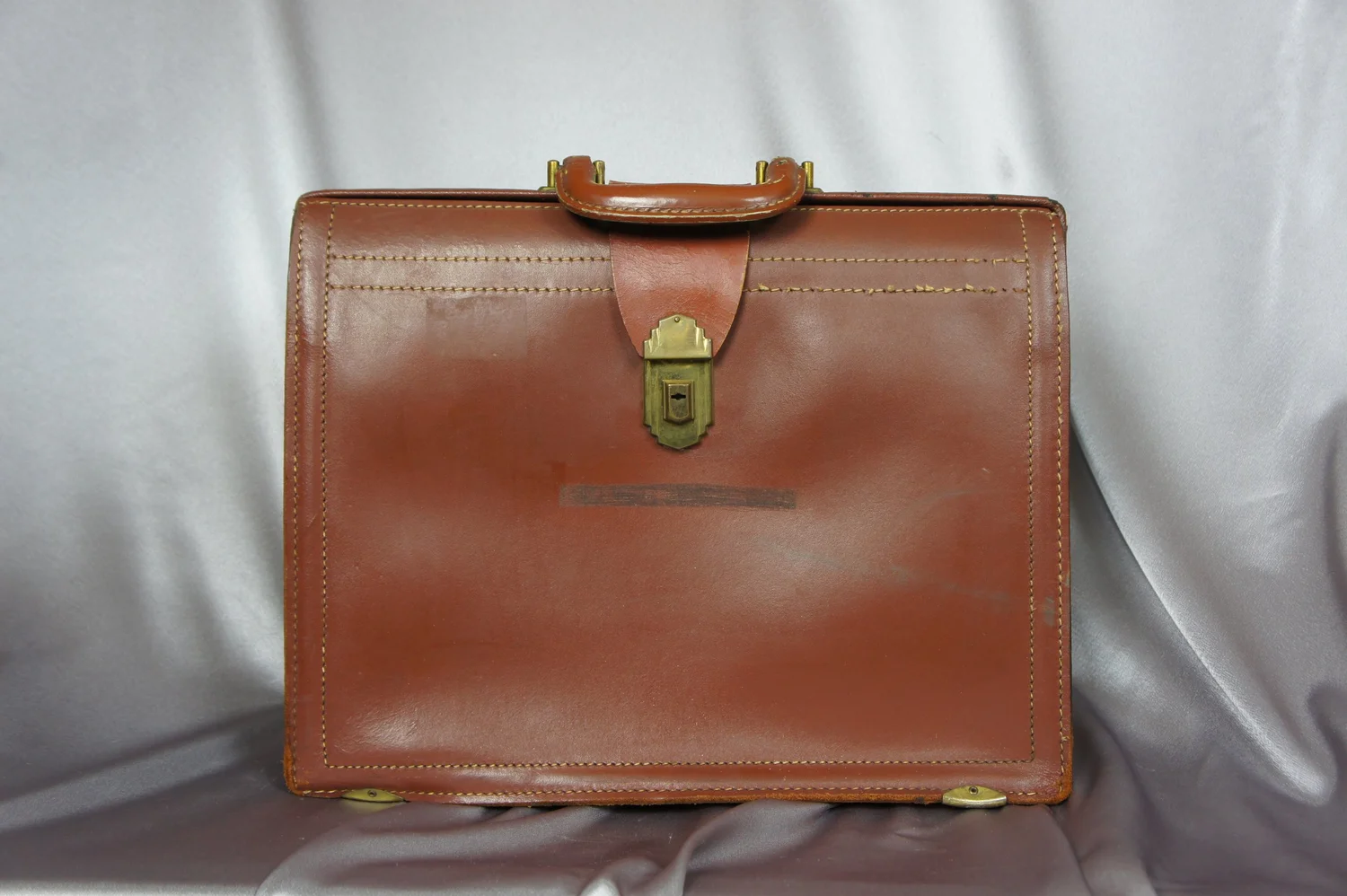 About — Vintage Purse Museum
