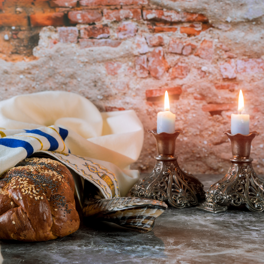 Kol Amii Pillars — Kol Ami Synagogue