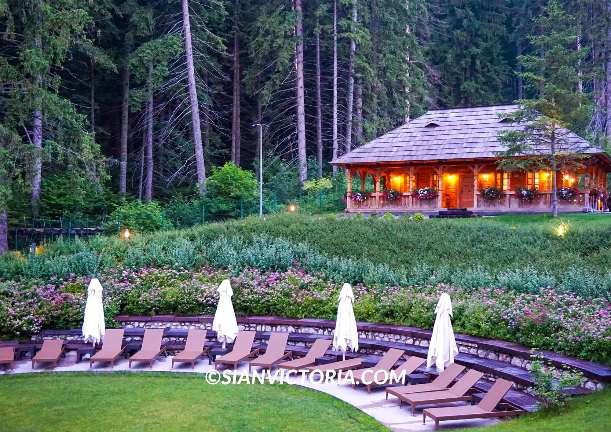 4* Teleferic Grand Hotel, Brasov Ski Resort Review — sian victoria