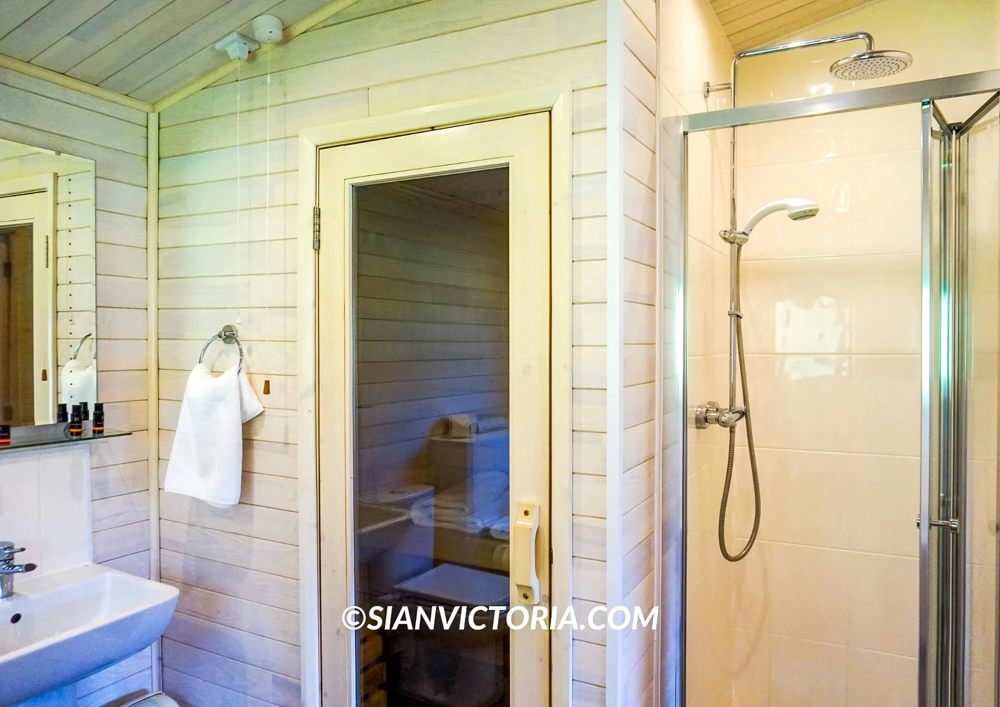 9 Benefits of Sauna Sessions For Your Health, Skin & Beauty — sian victoria