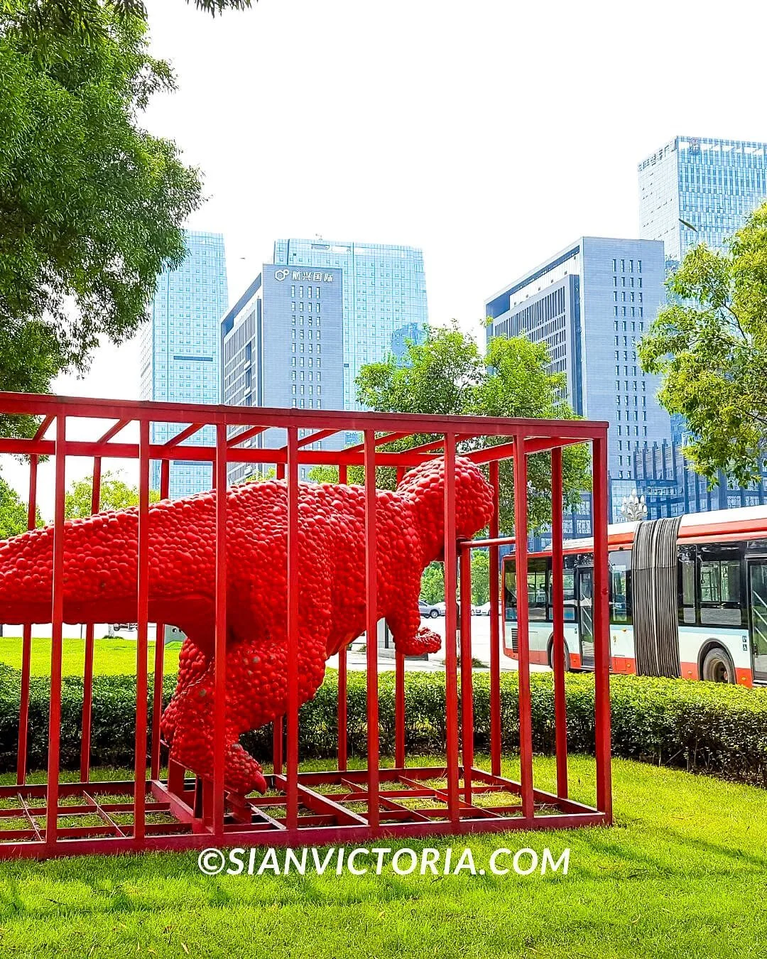 China: Sightseeing at Mao Zedong Statue in Tianfu Square, Chengdu ...