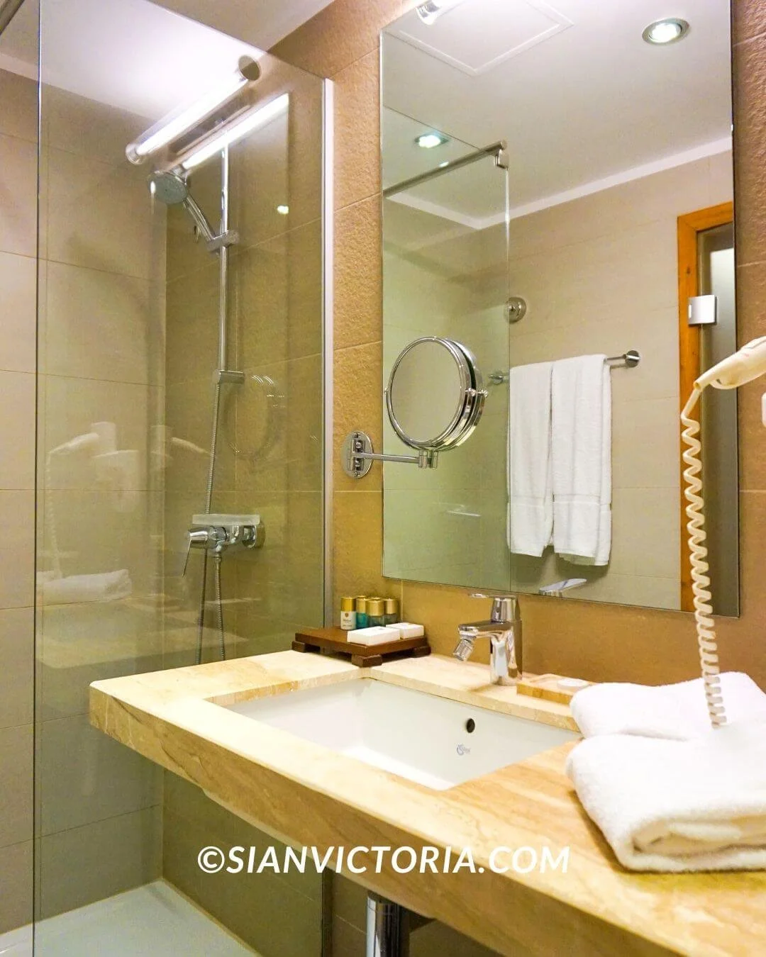 4* Teleferic Grand Hotel, Brasov Ski Resort Review — sian victoria