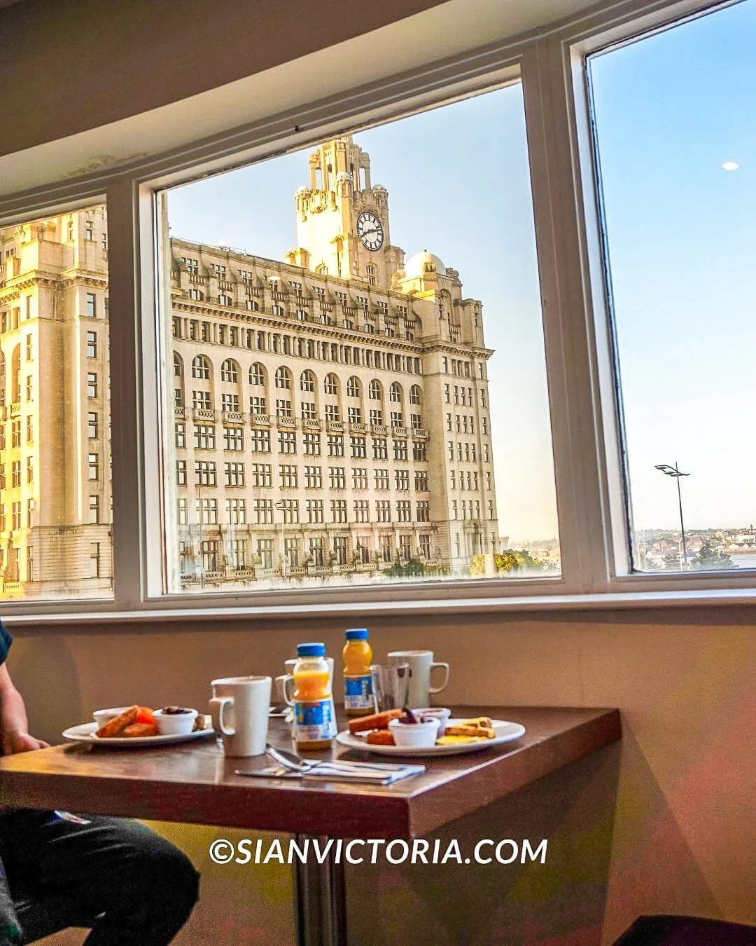 Mercure Liverpool Atlantic Tower Hotel - Queen Mary Suite Review — sian ...