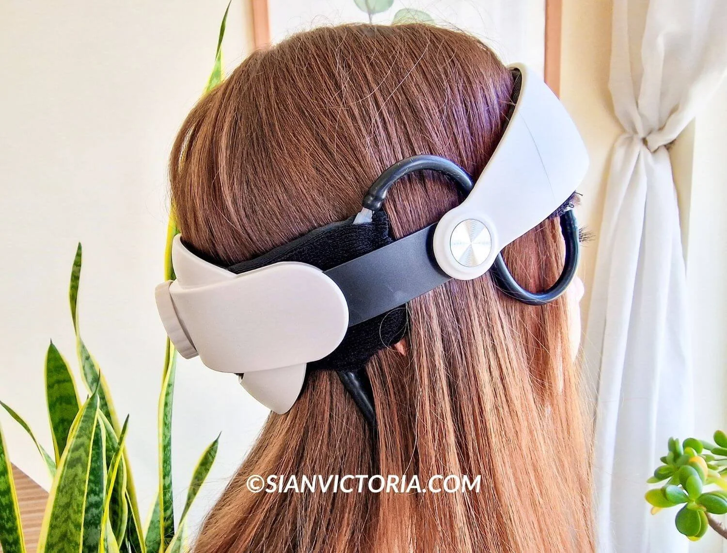 10 Ways a Scalp Massage Can Improve Your Hair & Well-being — sian victoria