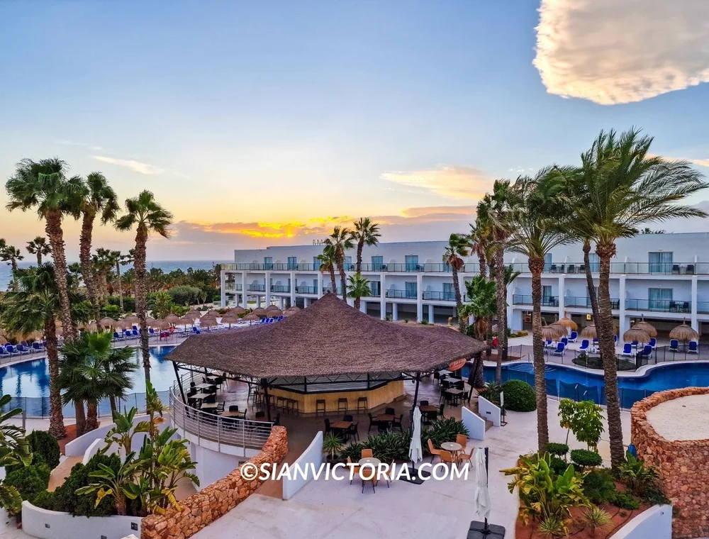 Cabogata Jardin Hotel Review: 4* El Toyo Beachfront Resort — sian victoria