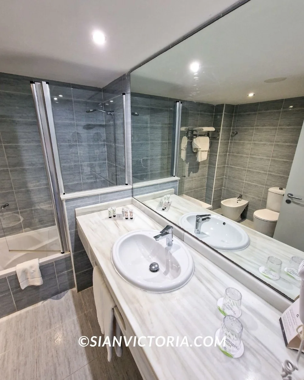 Cabogata Jardin Hotel Review: 4* El Toyo Beachfront Resort — sian victoria
