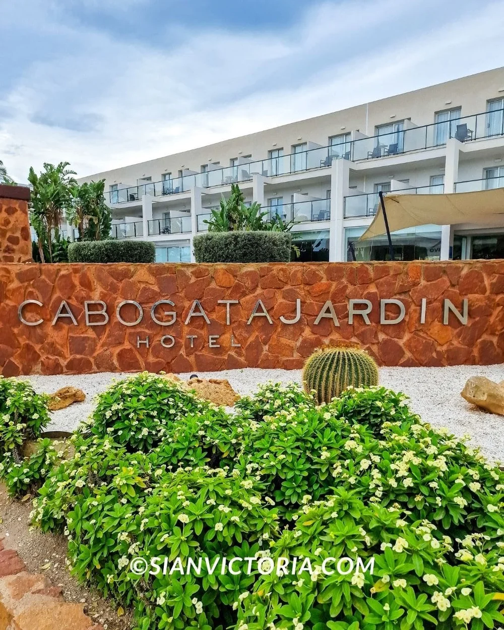 Cabogata Jardin Hotel Review: 4* El Toyo Beachfront Resort — sian victoria