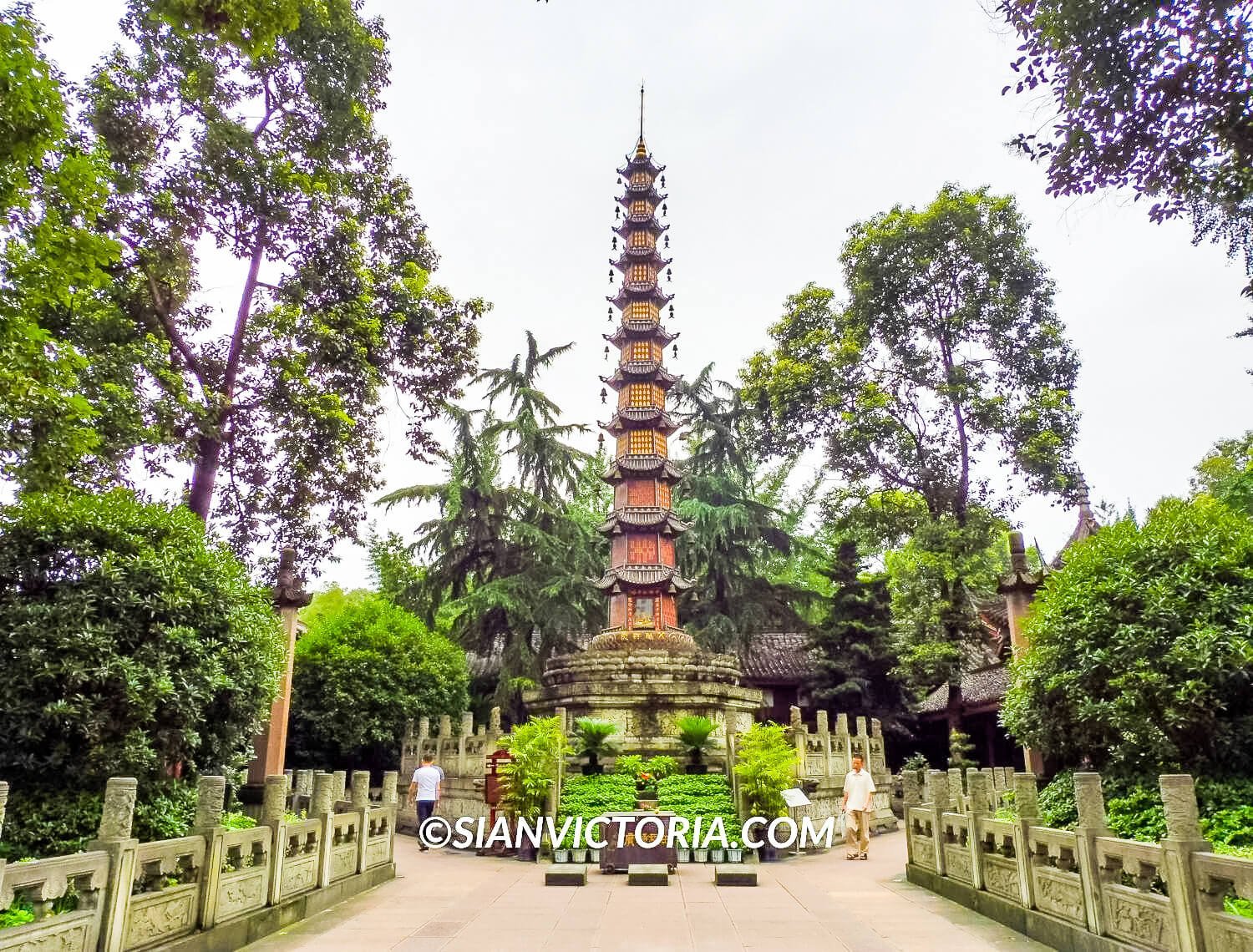 China: Visiting Wenshu Monastery a Buddhist Temple in Chengdu — sian ...