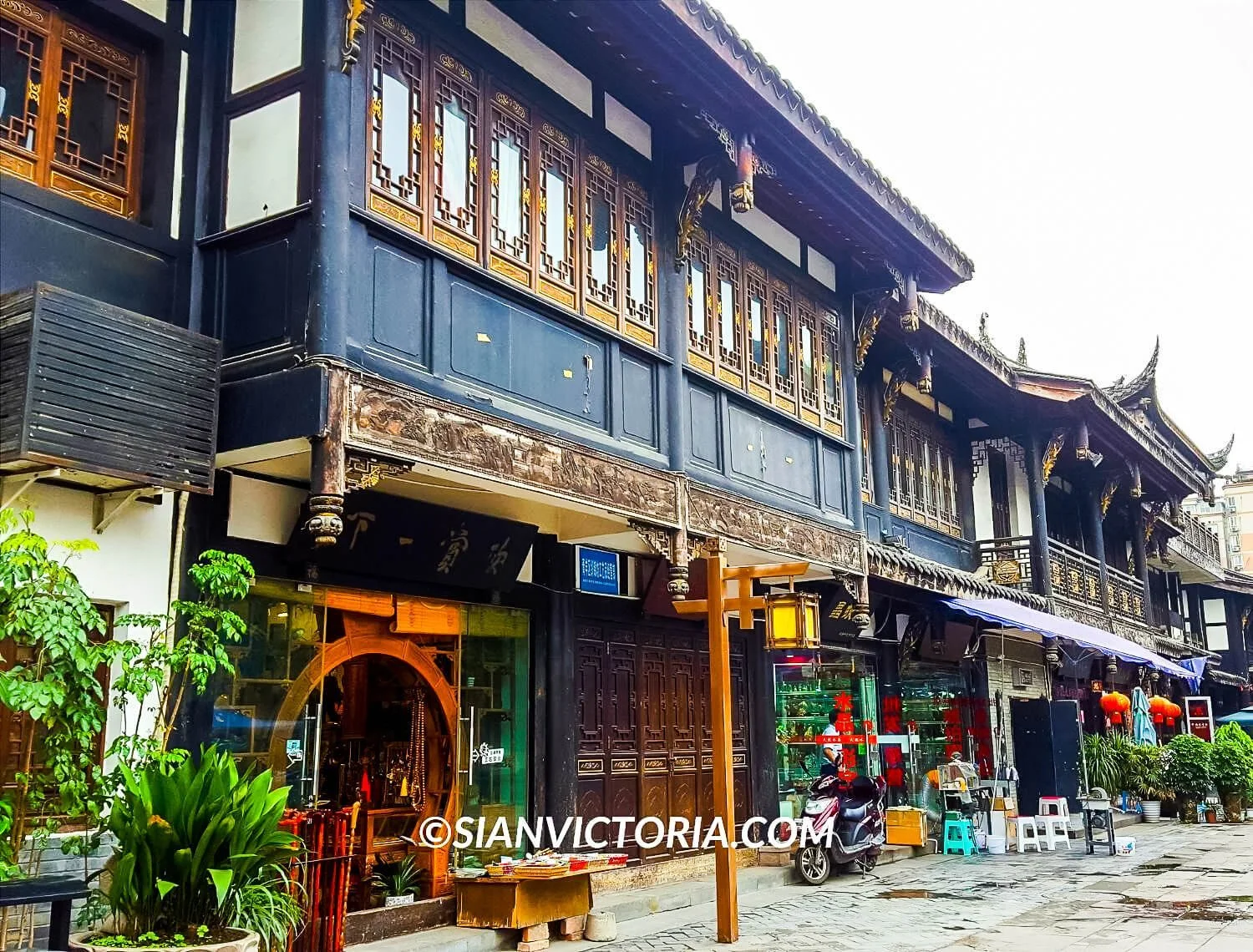 15 Must-do Activities when Sightseeing in Chengdu, China — sian victoria