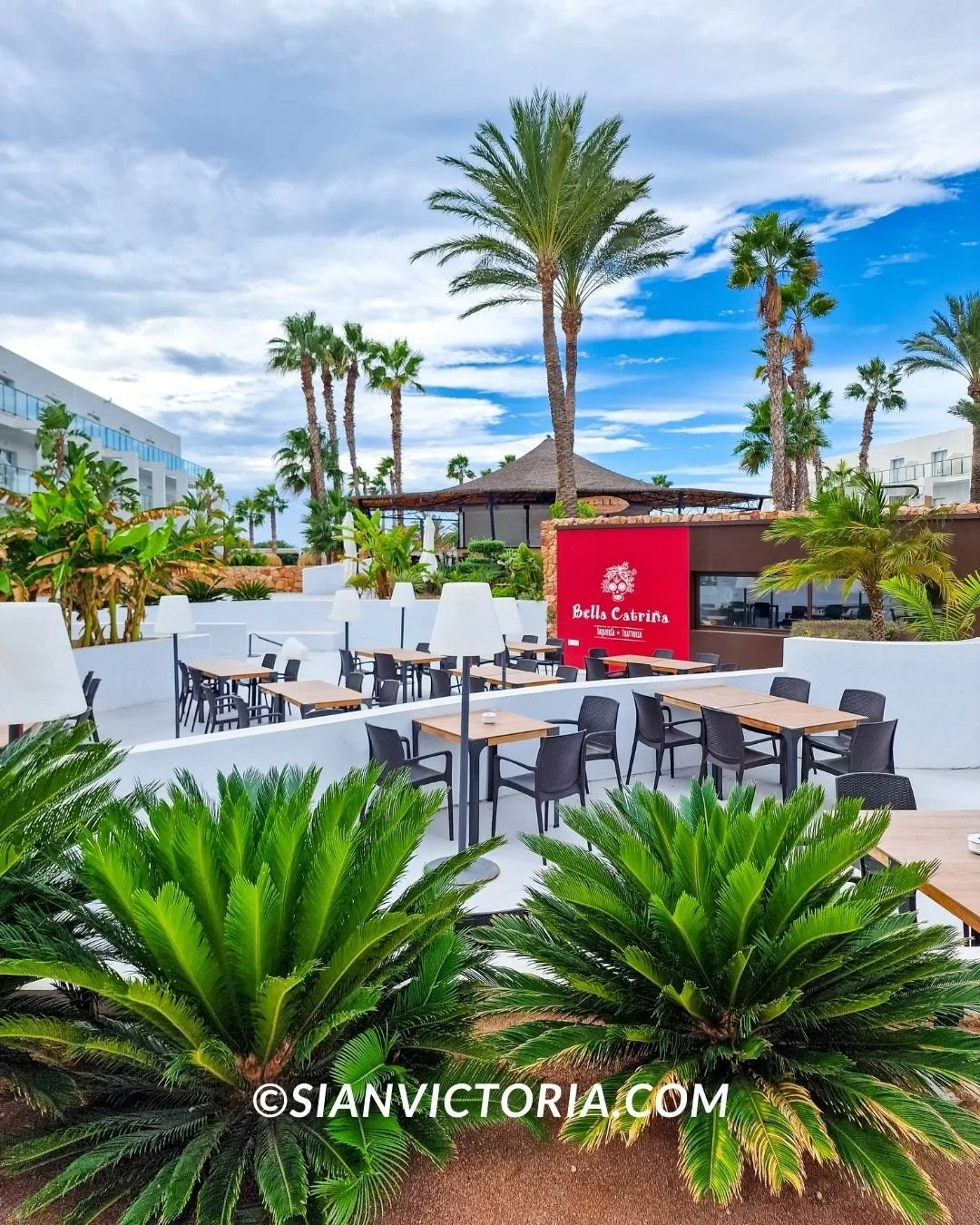 Cabogata Jardin Hotel Review: 4* El Toyo Beachfront Resort — sian victoria