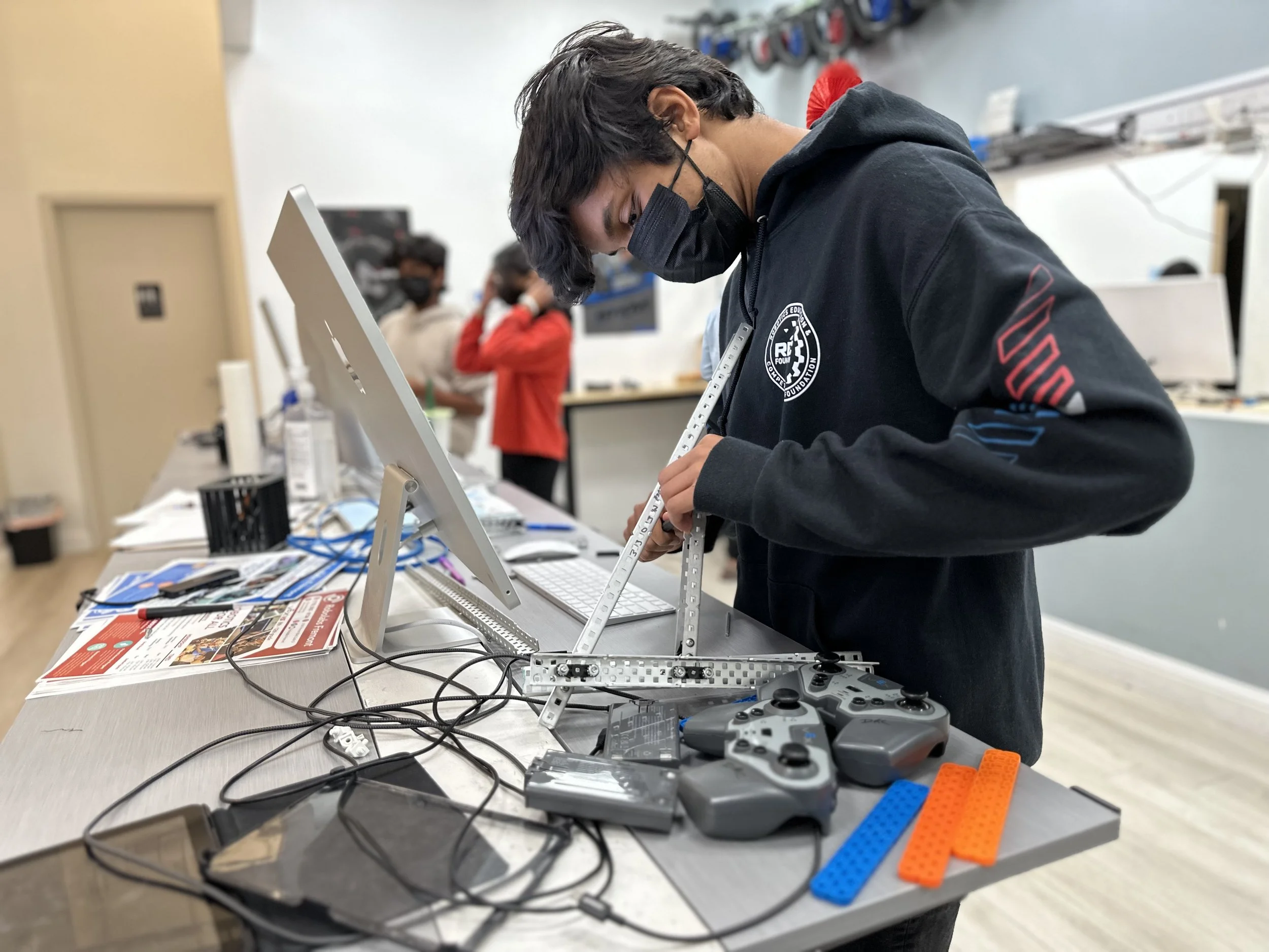 Premier K-12 Robotics & STEM Classes for Beginners to Experts, Theory ...