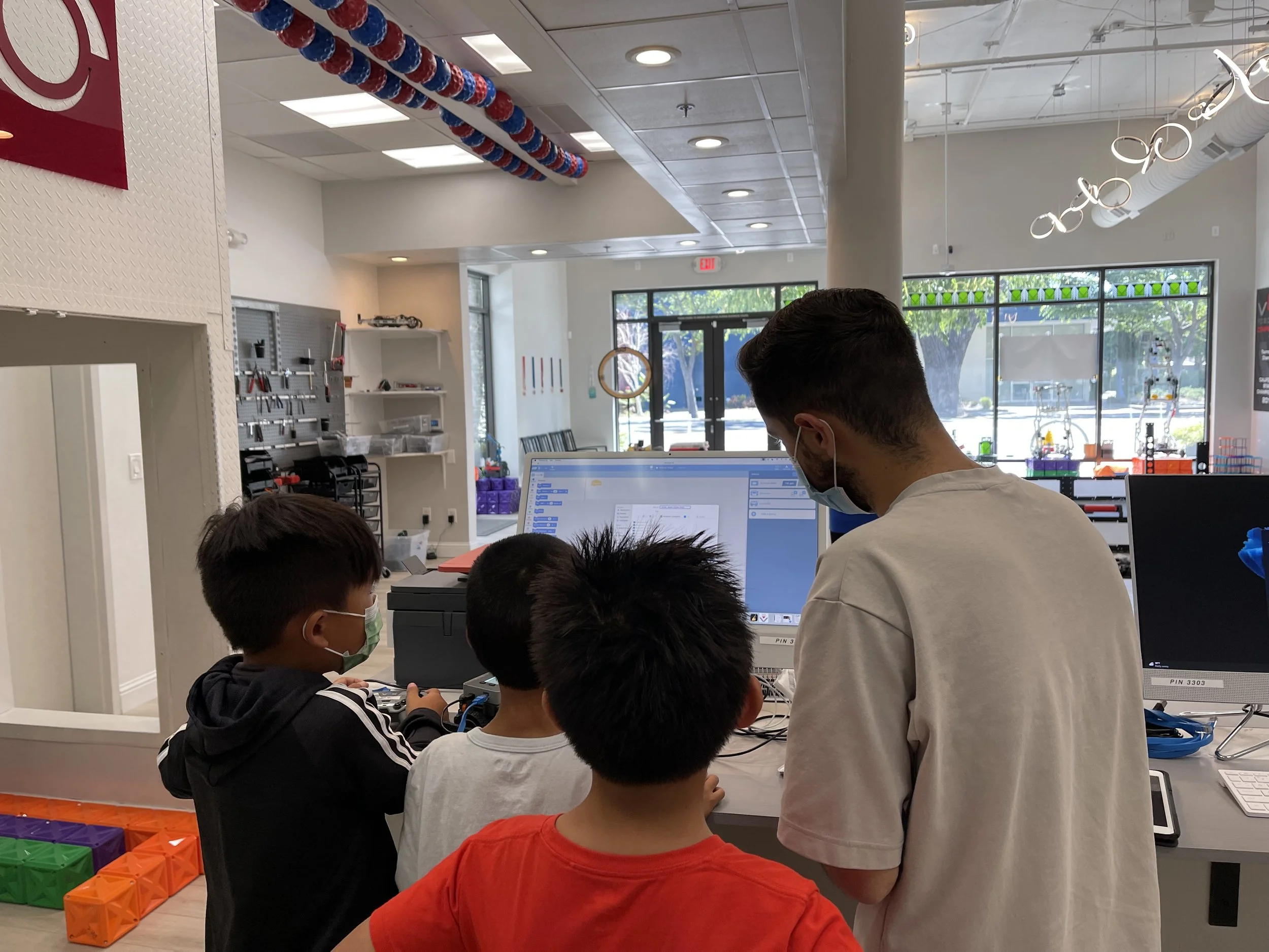 Exciting STEM Camps for Kids & Teens - Summer & Winter Sessions | Robolabs.org | Robolabs: K-12 ...
