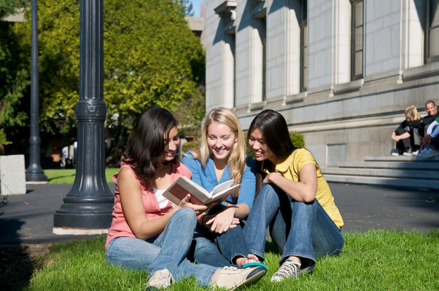 UC PIQ Guide 2026–2027: How to Write Strong UC Personal Insight Questions