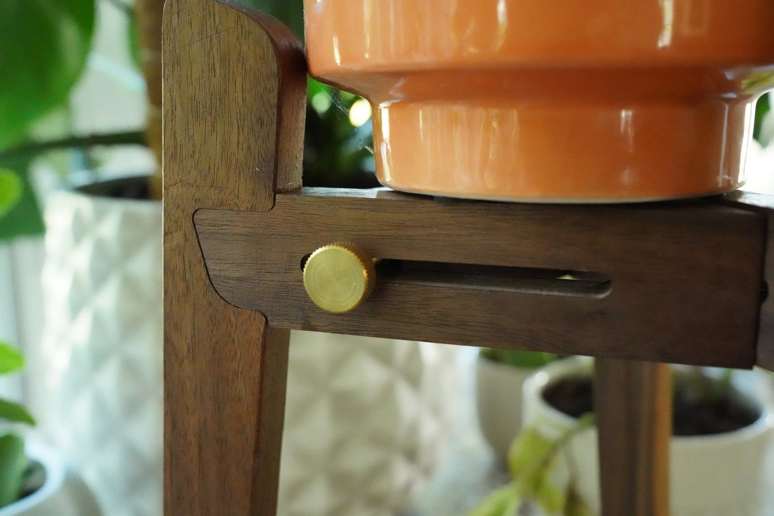 Tangent Plant Stand — Losch Guitars