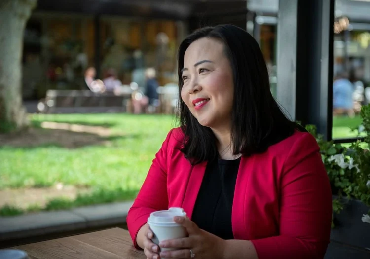 About Elizabeth — Elizabeth Lee MLA