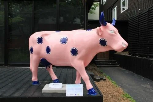 Cow Parade Niseko | Explore Artistic Cows — MAMIMU: June Mineyama ...