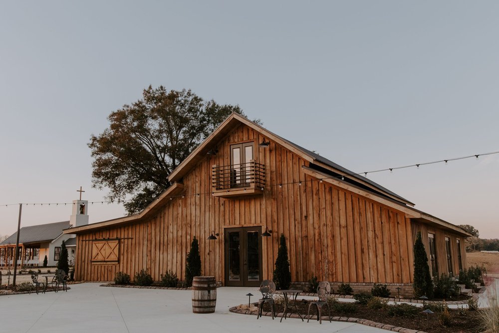 The Barns at Gunn-Steward Farm | Rustic Barn Wedding Venue Near Augusta GA