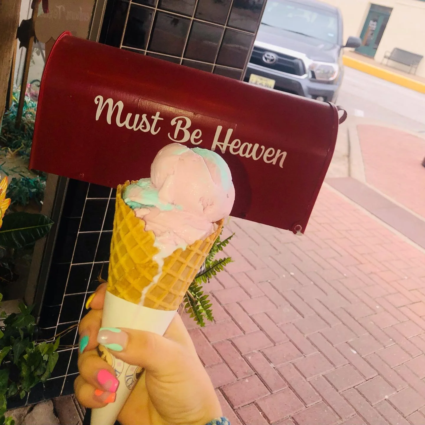 Gallery — MUST BE HEAVEN