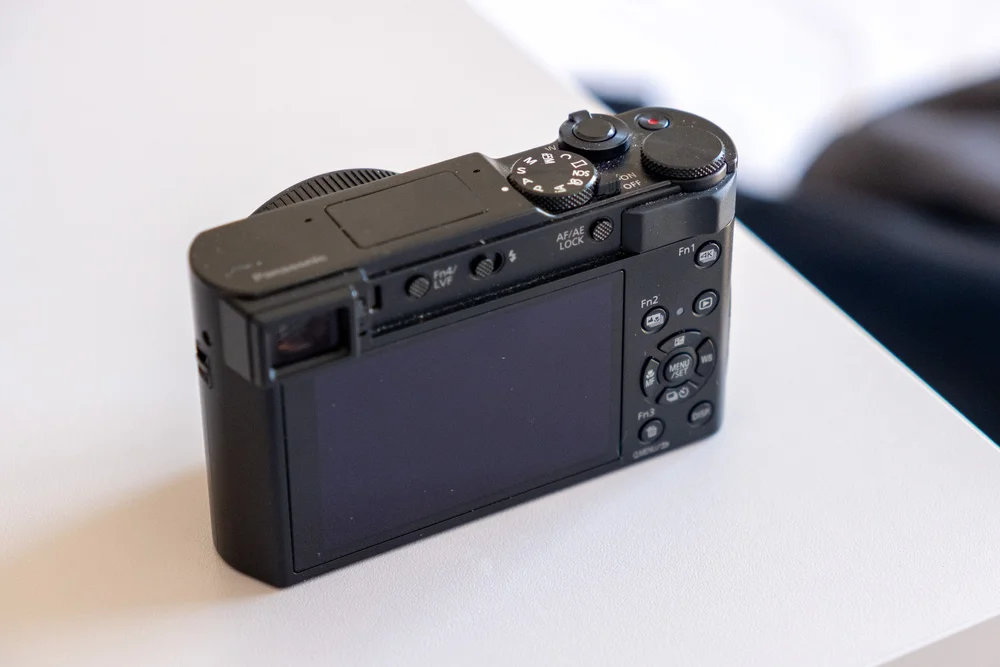 Panasonic Lumix ZS200 (TZ200) - The Most Versatile Camera in the World ...