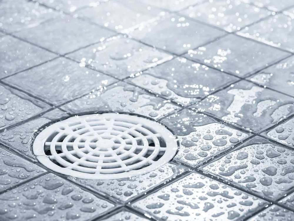 How to Stop Water Splashing Out of Your Walk-in Shower