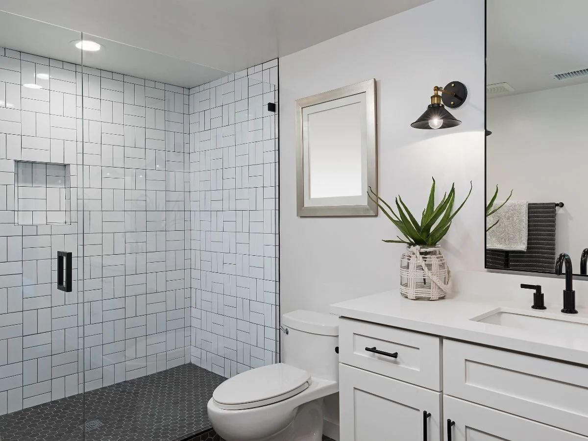 How to Stop Water Splashing Out of Your Walk-in Shower