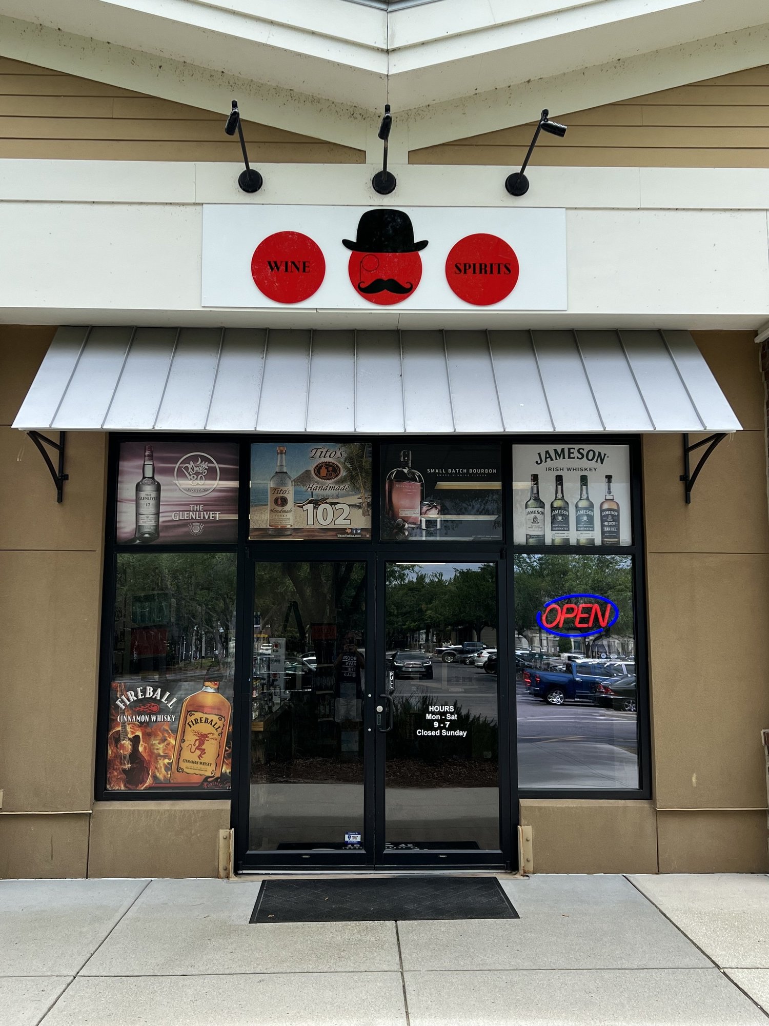 Top Hat Wine & Liquor