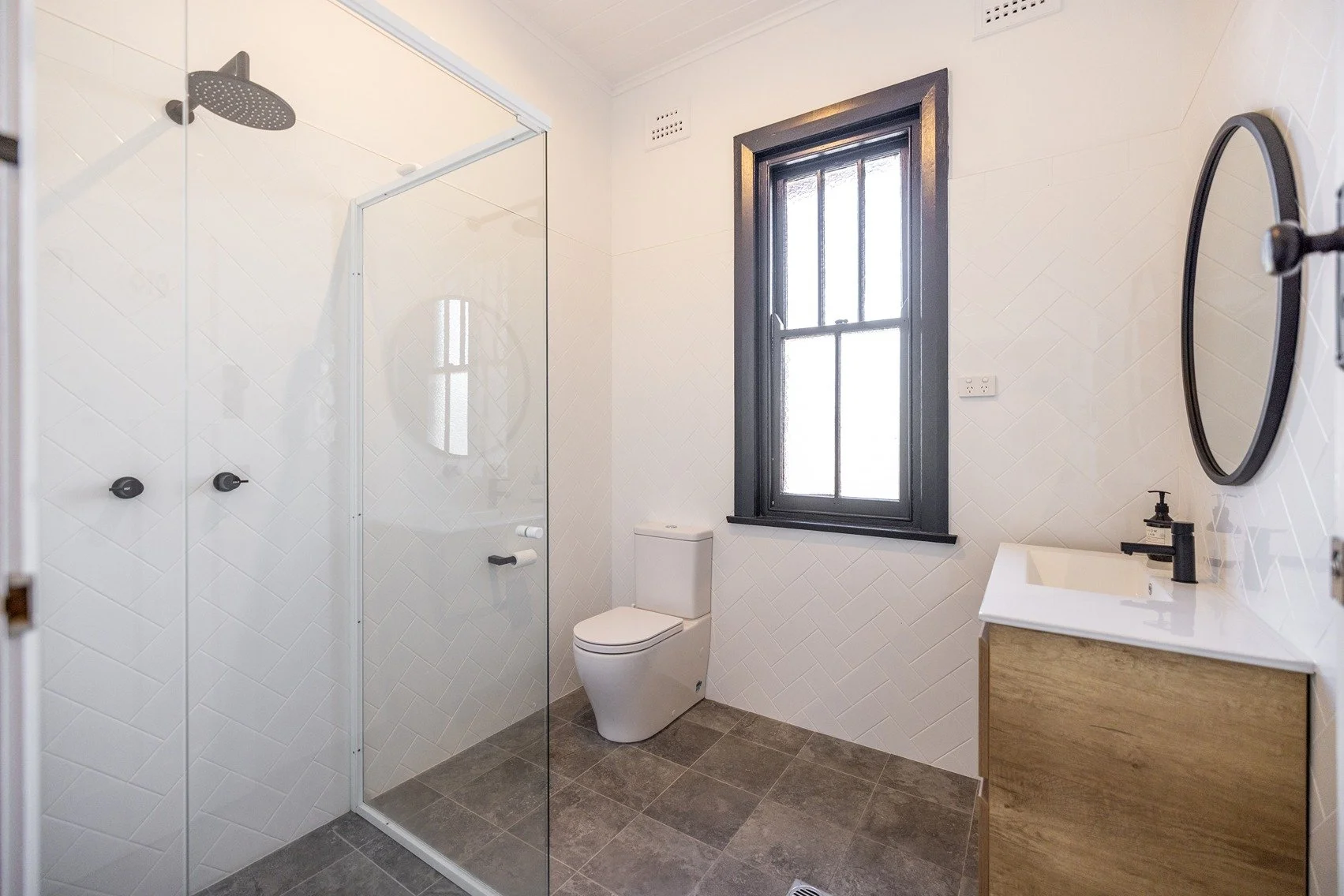 The Middle | Adelong Accommodation Hotel Functions