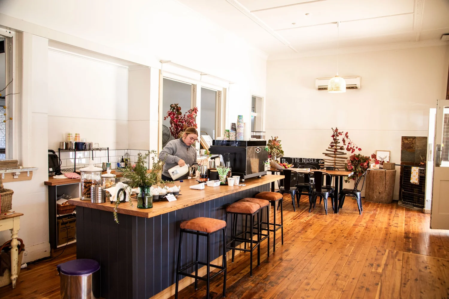 The Middle | Adelong Accommodation Hotel Functions