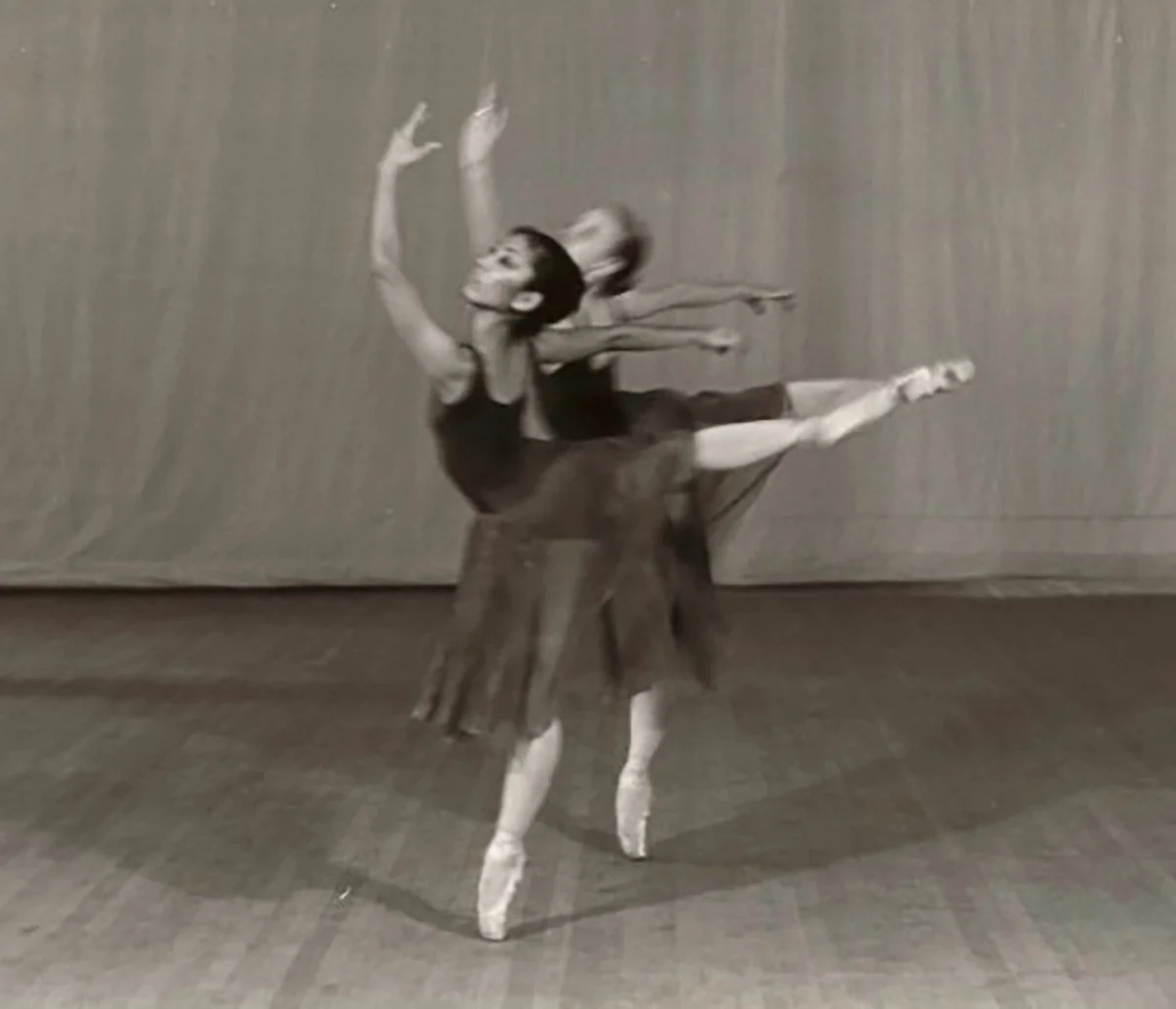 Dancing on the Strip — American Fencer