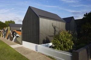 Two-Faced House | Thornbury