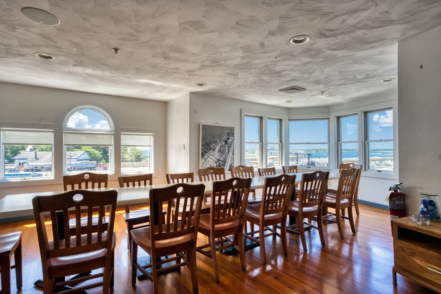 Quahog Republic Leeside Pub | Woods Hole, MA — Quahog Republic