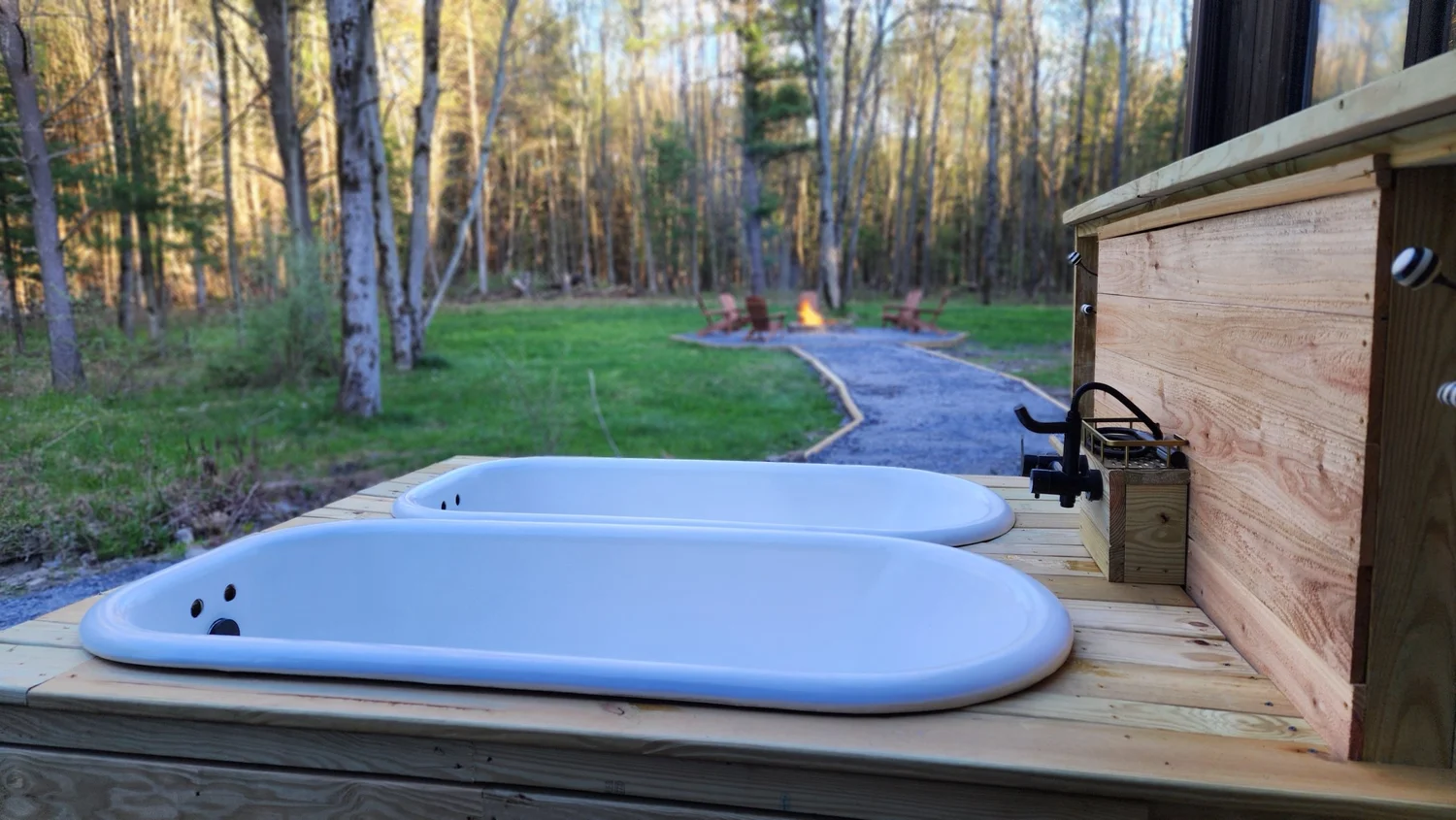 Escape to The Hideaway's Outdoor Spa: Hot Tubs & Cold Plunge in Finger ...