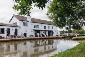 The Three Locks - Canalside Pub