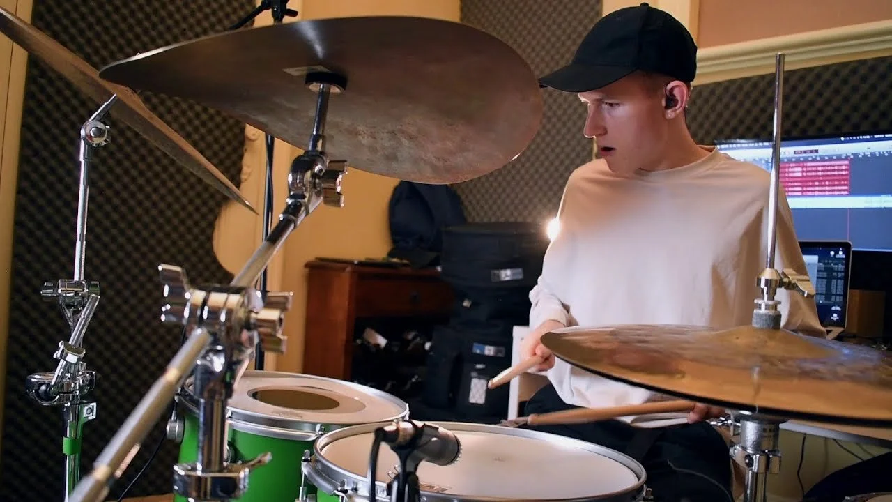 Alexander Flood — Pario Magazine