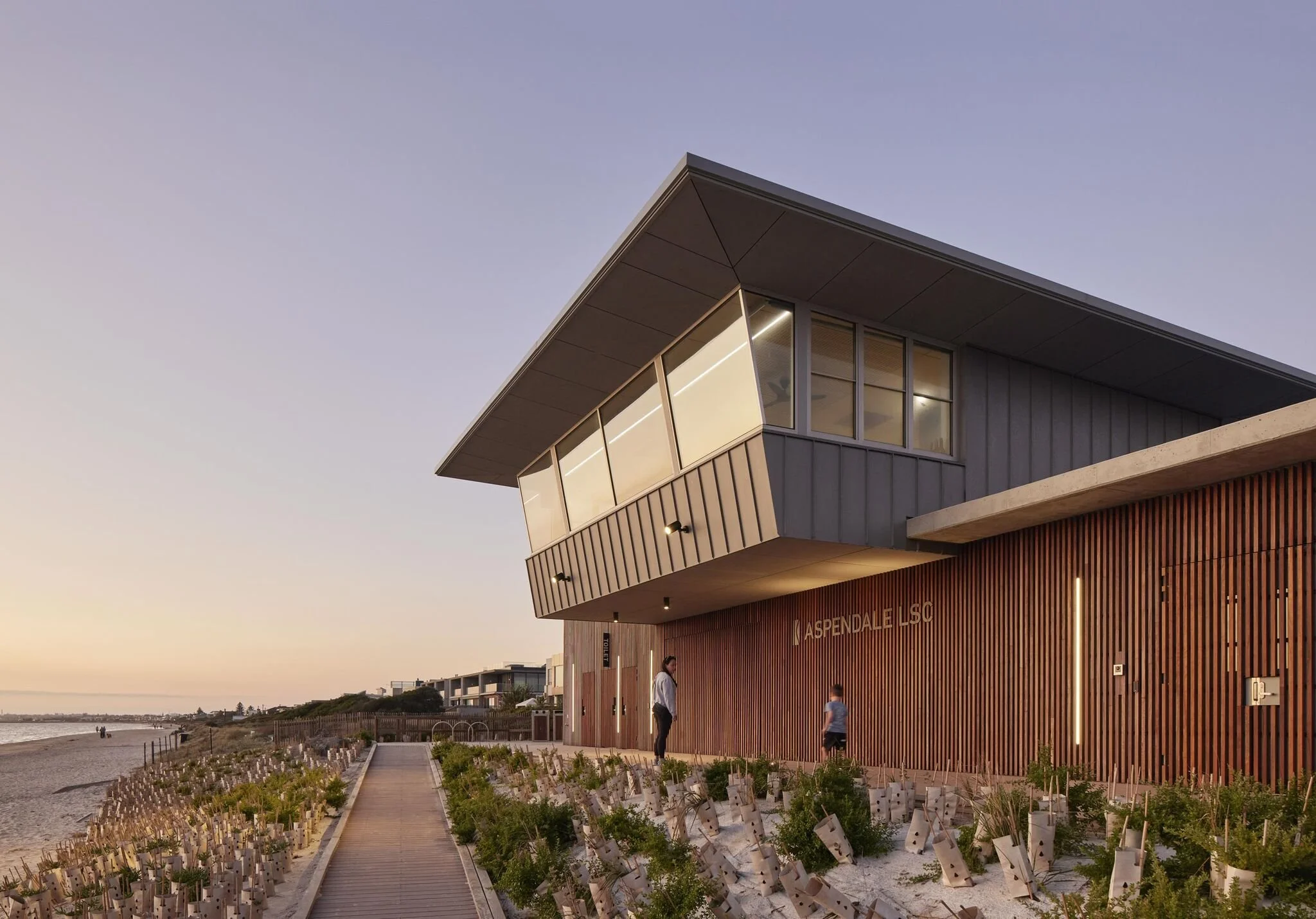 iv8 - Innov8tive Services