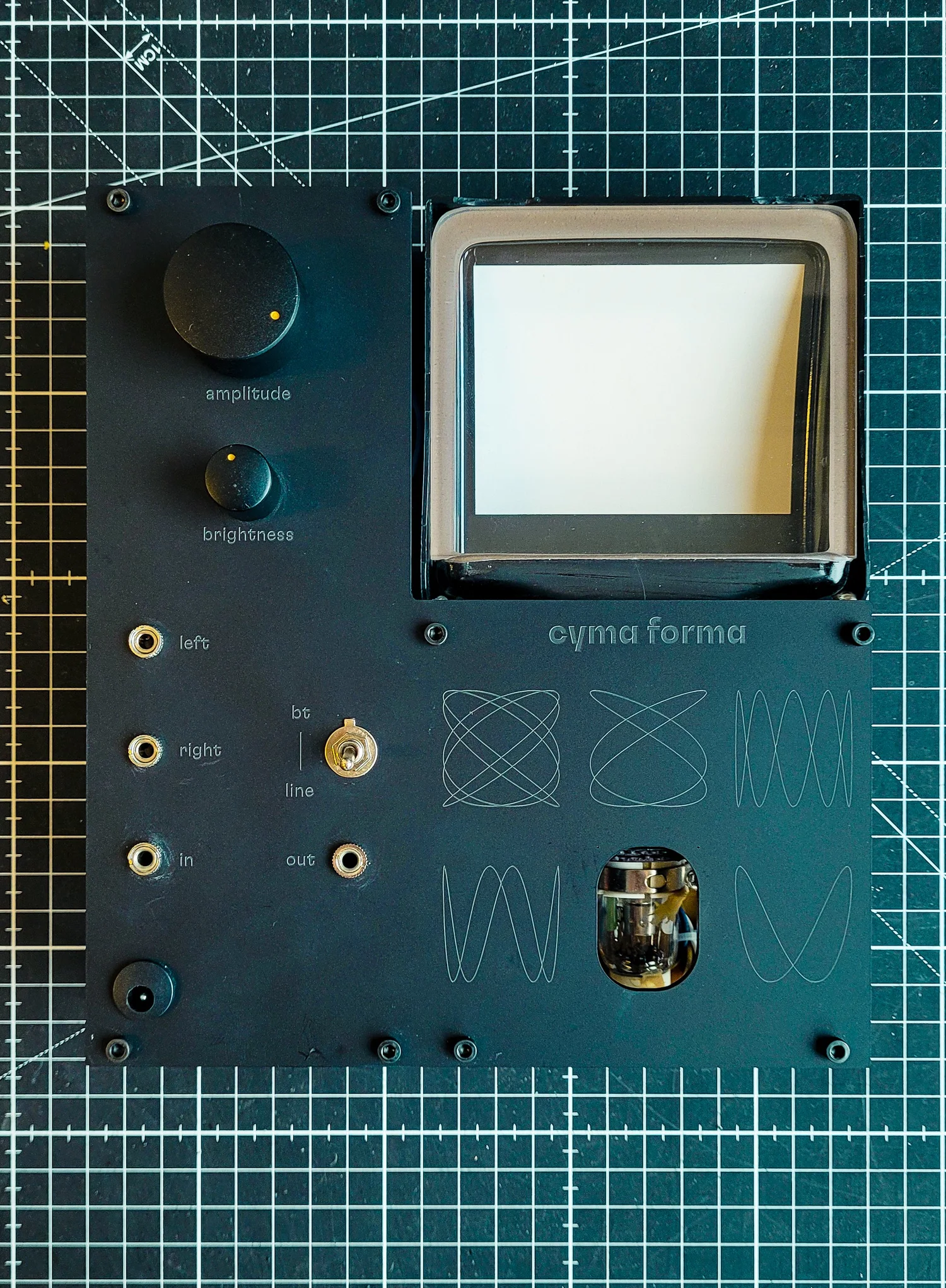 CRT Audio Visualizer — cyma forma