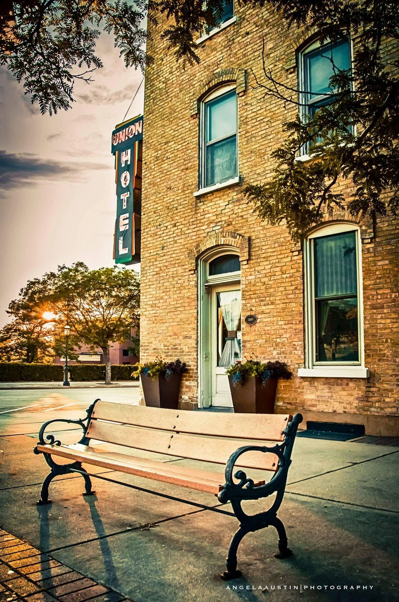 Union Hotel & Restaurant